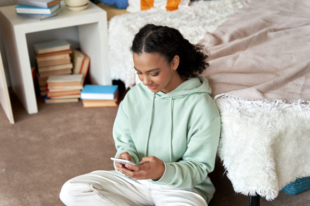 How to Help Your Tween and Teen Navigate Social Media and Self Image